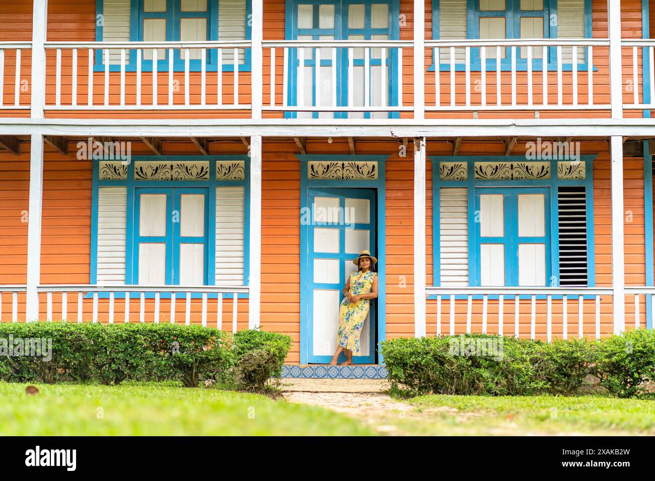 Picturesque cottage door ajar hi-res stock photography and images - Alamy