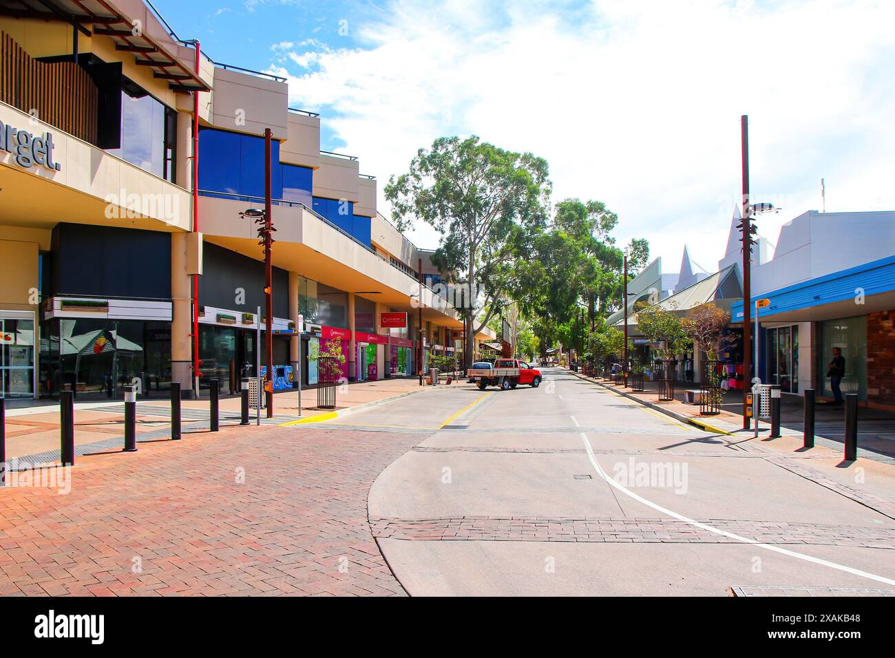 Todd Mall outdoor shopping street in downtown Alice Springs, Northern ...