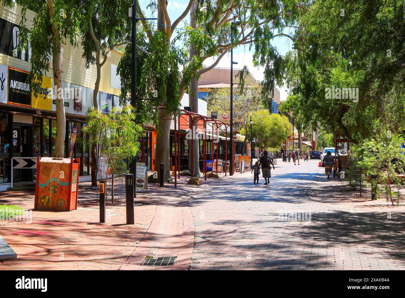 Todd Mall outdoor shopping street in downtown Alice Springs, Northern ...
