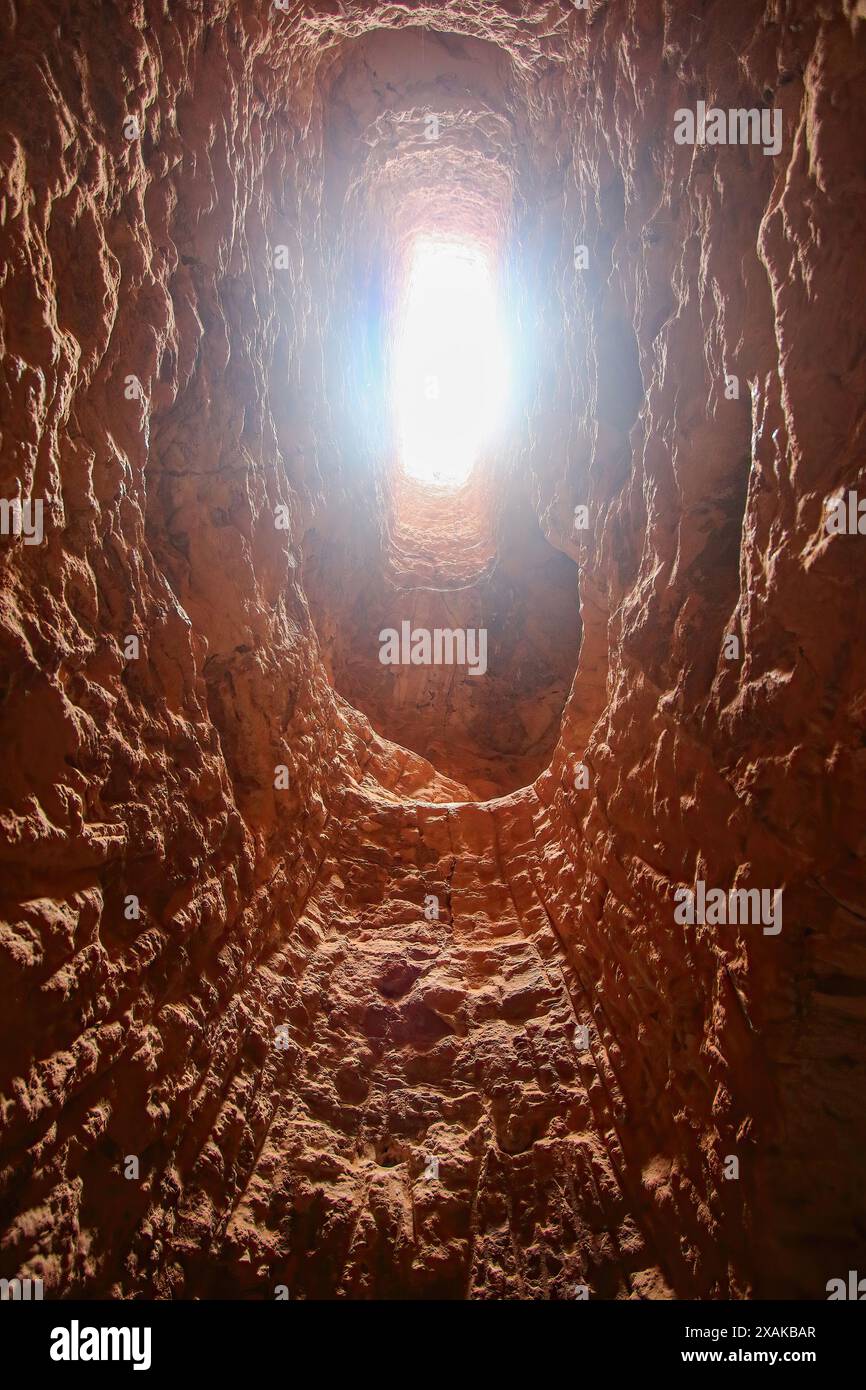 Vertical mine shaft of the Old Timers Mine in Coober Pedy, South ...