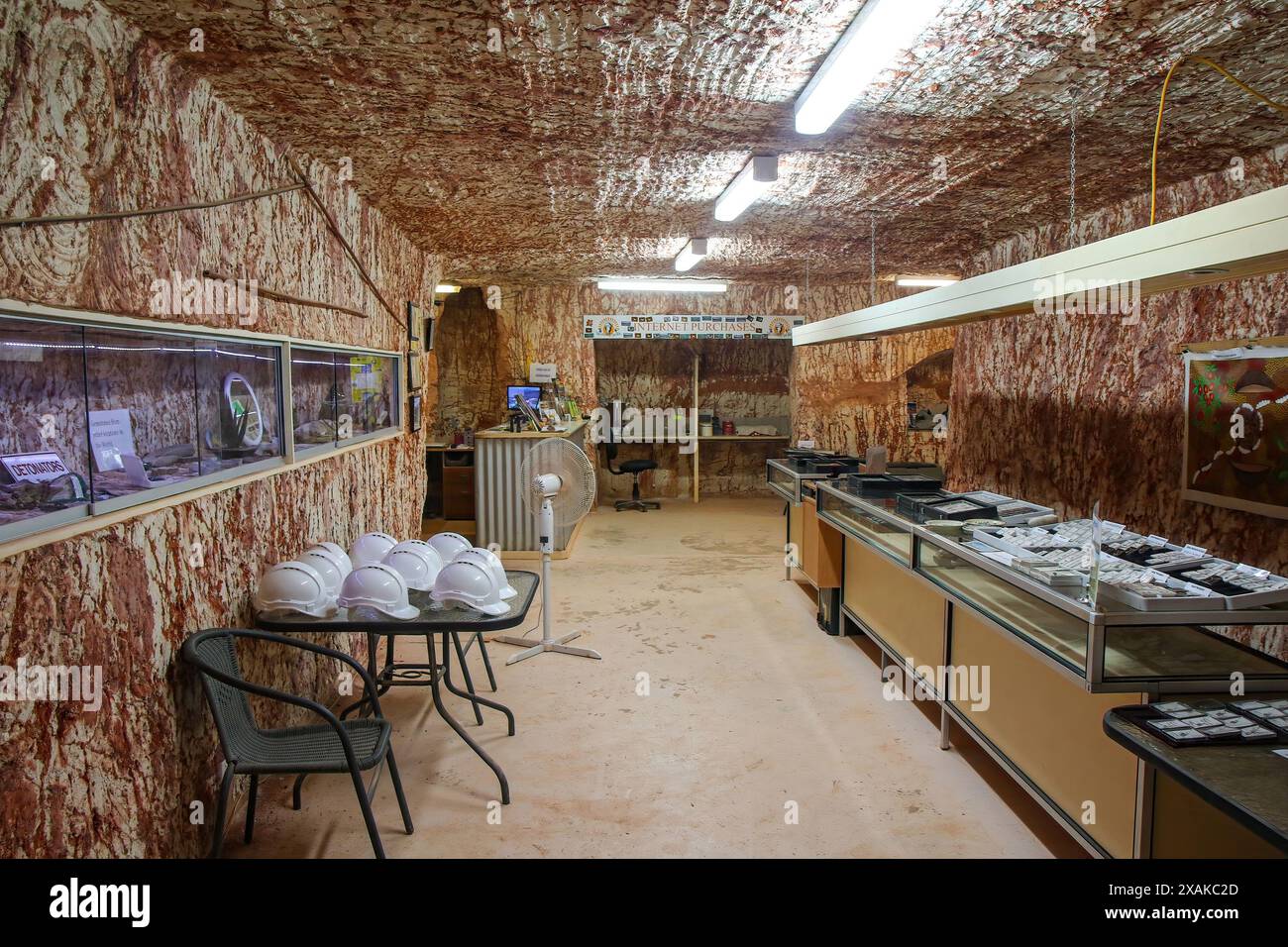 Underground gemstone store in Tom's Working Opal Mine in Coober Pedy ...