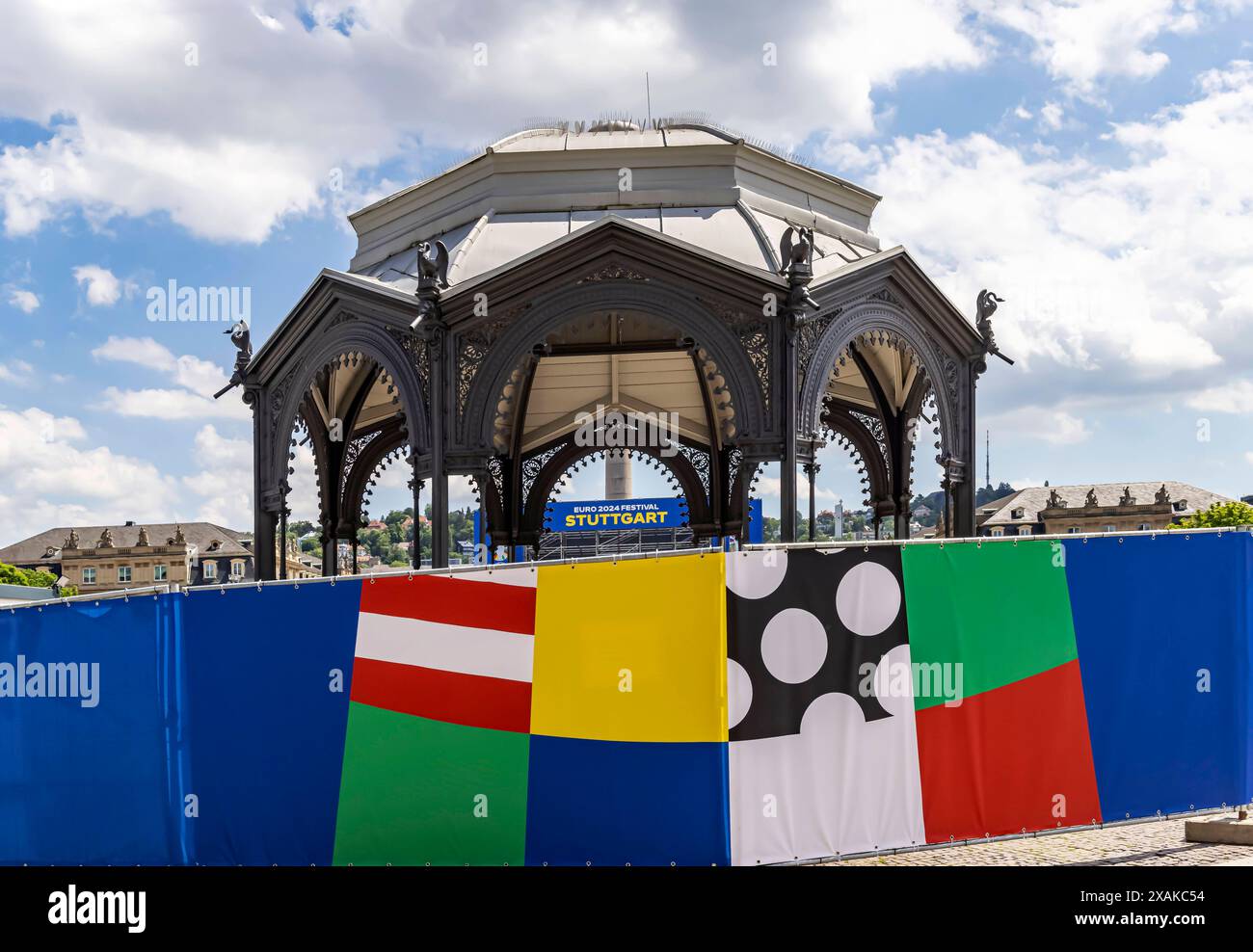 In Stuttgart steigt das Fußballfieber. In der Innenstadt werden die ...