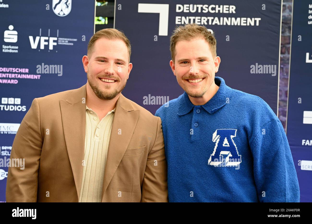 Die Entertainer Bennie Wolter und Dennis Wolter kommen zur Verleihung ...