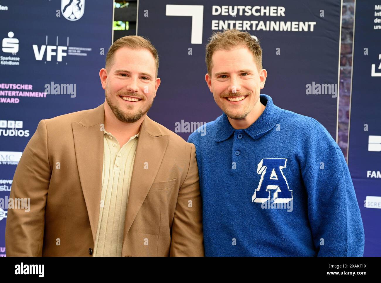 Die Entertainer Bennie Wolter und Dennis Wolter kommen zur Verleihung ...