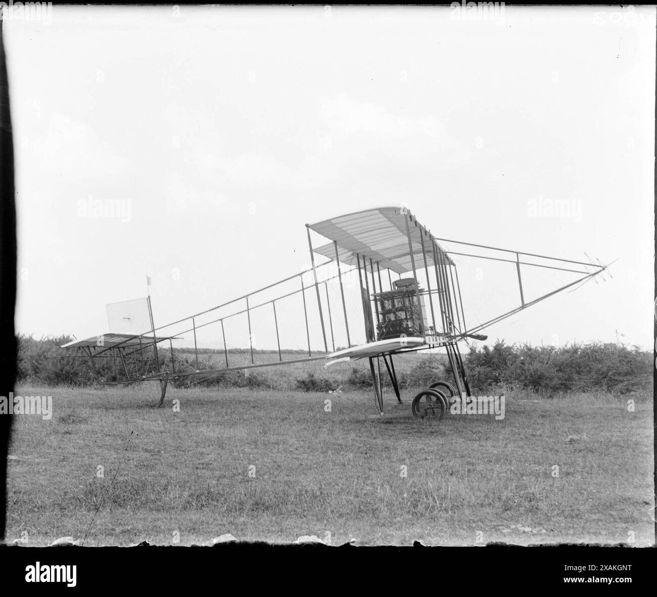 Walsh Brothers aircraft at Papakura, 1911. The Howard Wright biplane ...