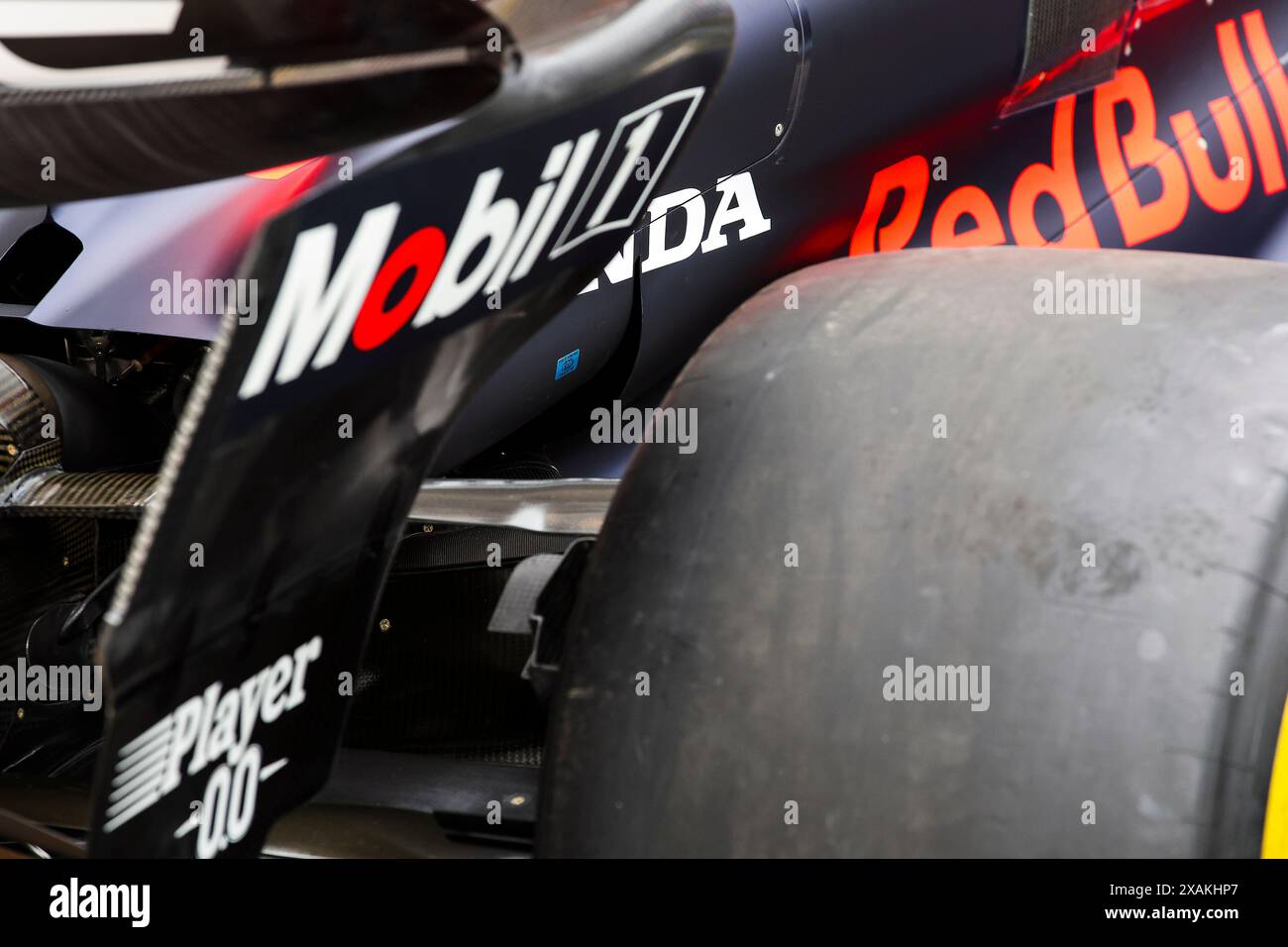 Red Bull Racing RB20, mechanical detail side pods and engine cover ...