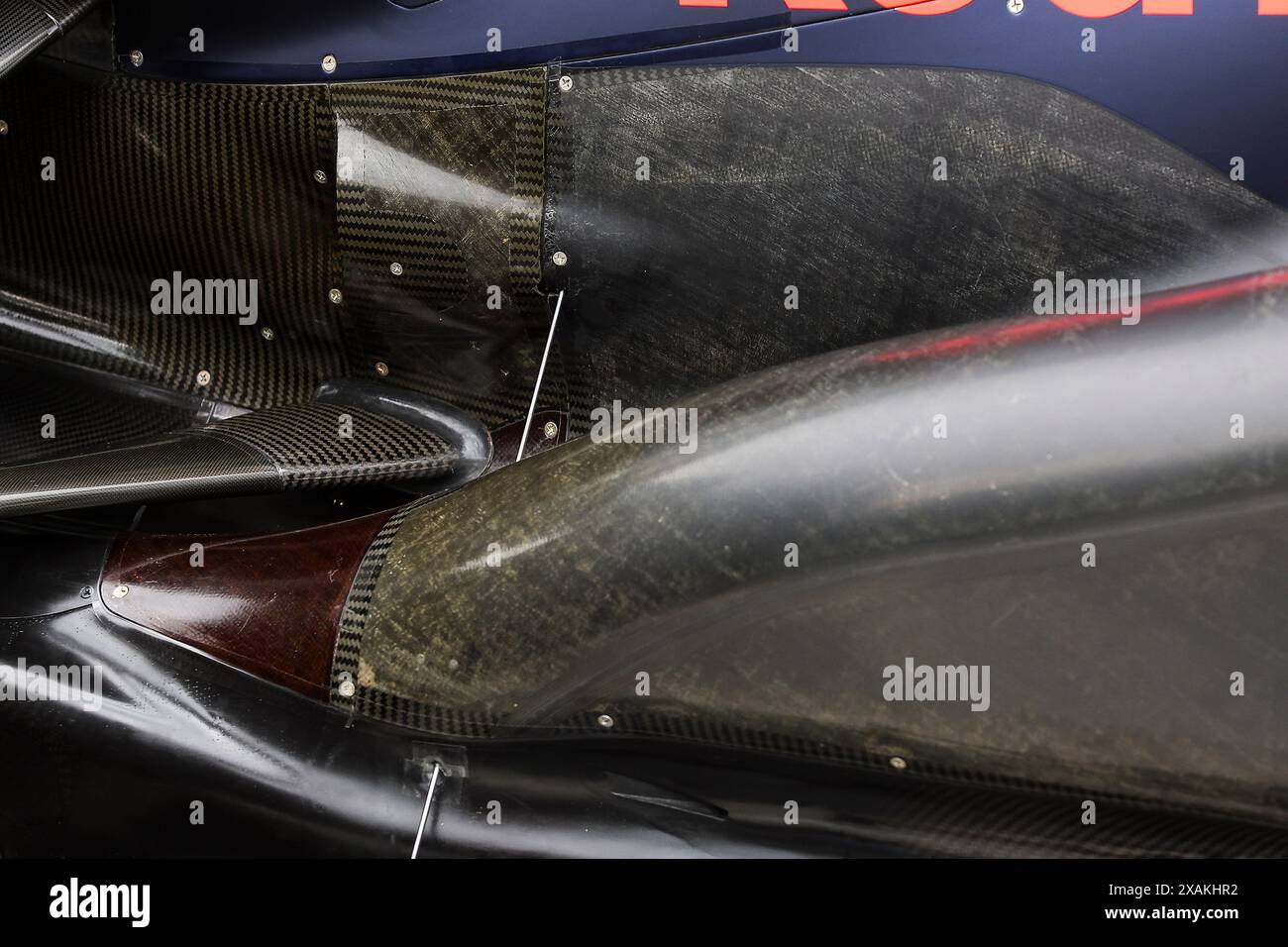 Red Bull Racing RB20, mechanical detail side pods and engine cover ...