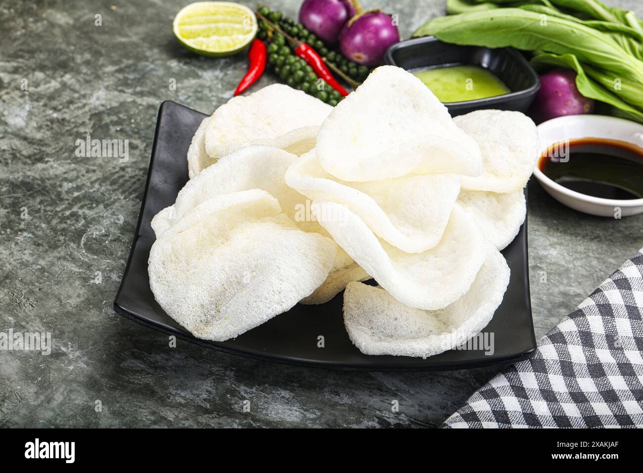Vietnamese starter appetizer crunchy Crab chips Stock Photo - Alamy
