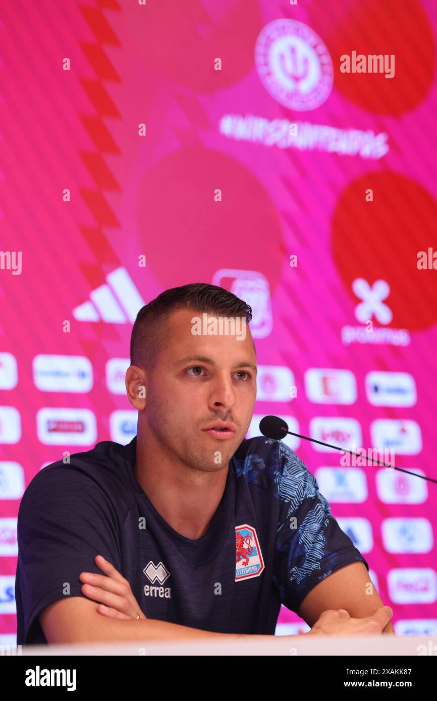 Brussels, Belgium. 07th June, 2024. Luxembourg's goalkeeper Anthony ...