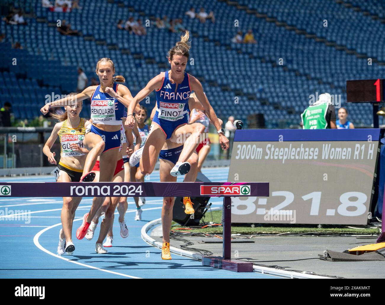 Alice Finot of France competing in the women’s 3000m steeplechase at ...