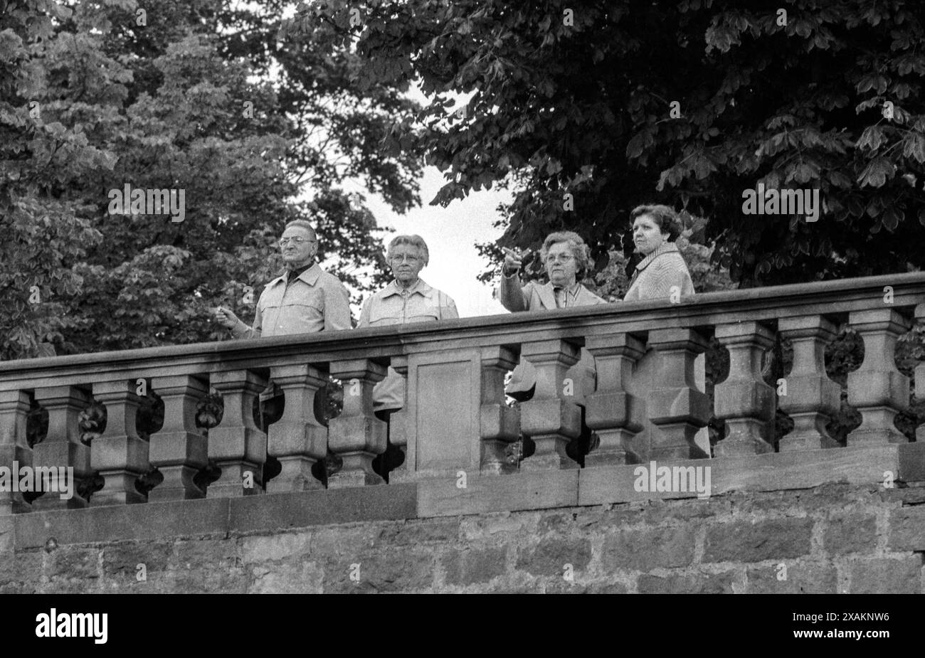 Fulda citizens observe the actions of the peace activists, actions of ...