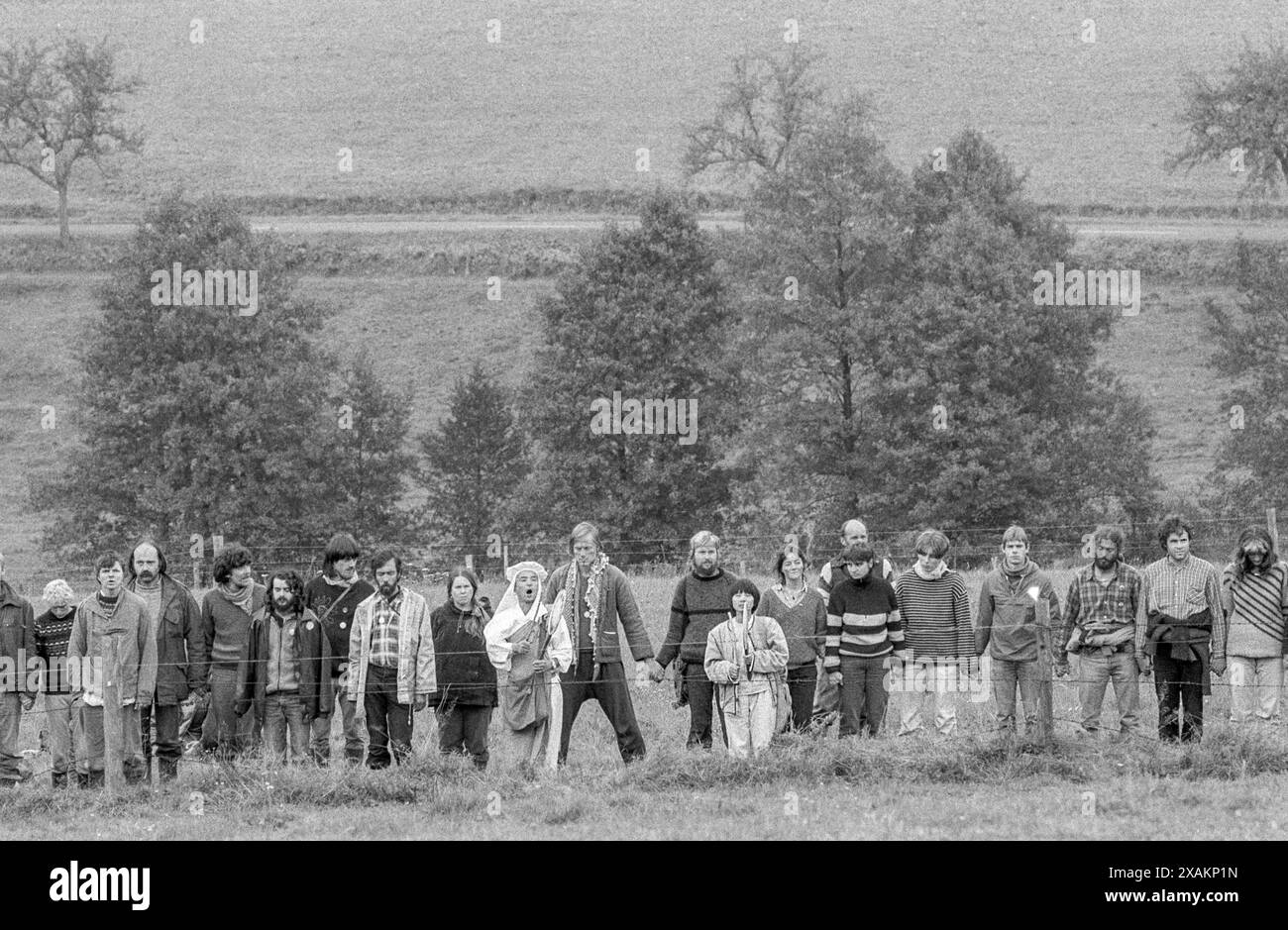 Ritual of Tibetan monks together with peace activists at the edge of ...