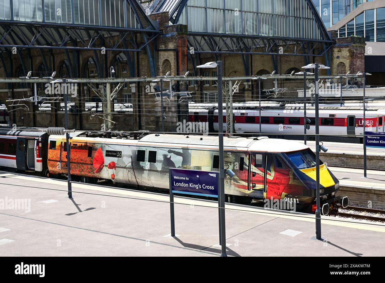 Class 91 liveried 'For the Fallen' at King's Cross railway station ...