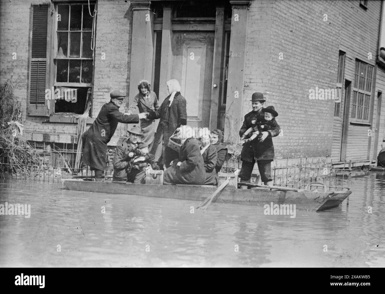 Rescue work- Dayton, 1913. Shows the Great Dayton Flood of March 1913 ...