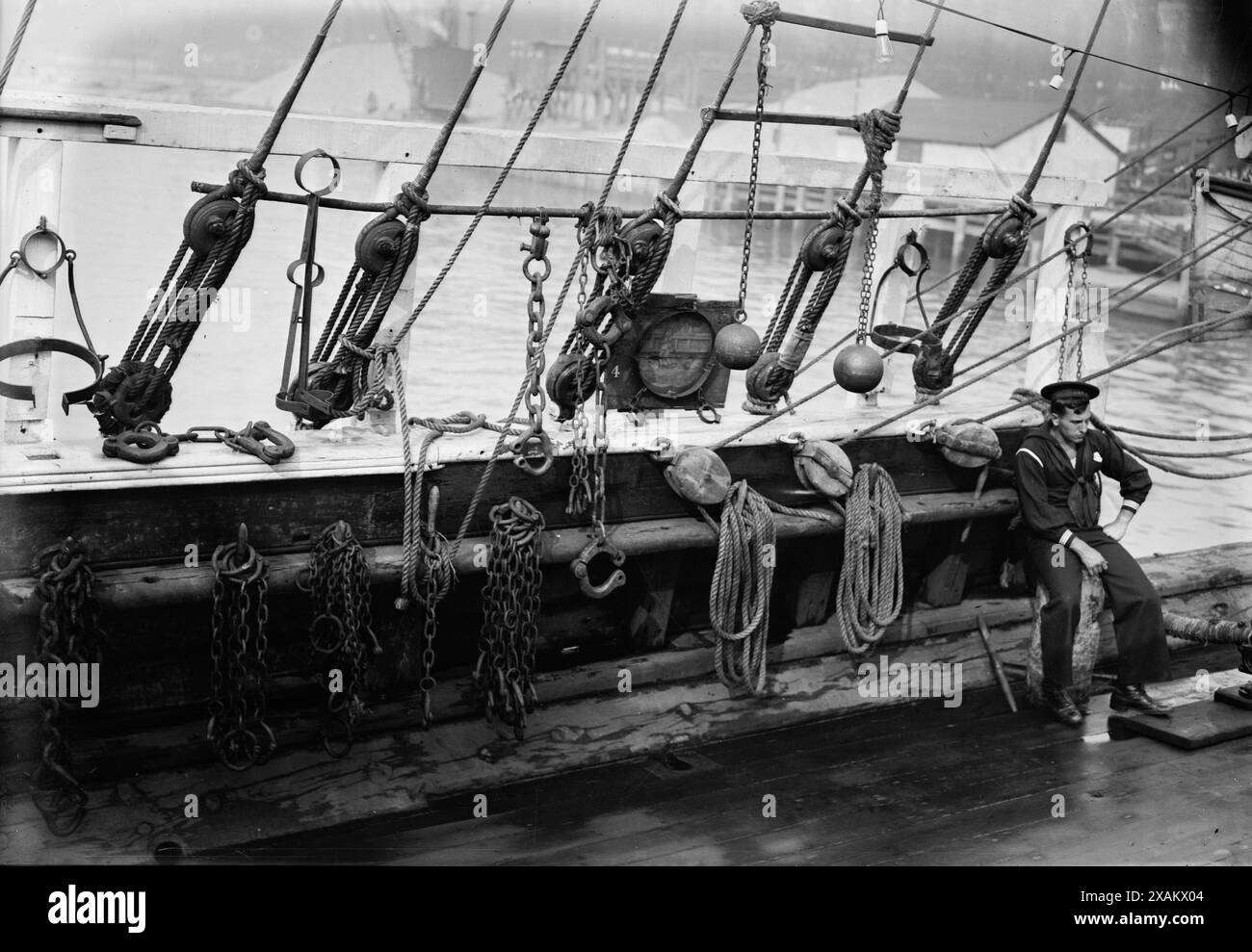 Leg irons hi-res stock photography and images - Alamy