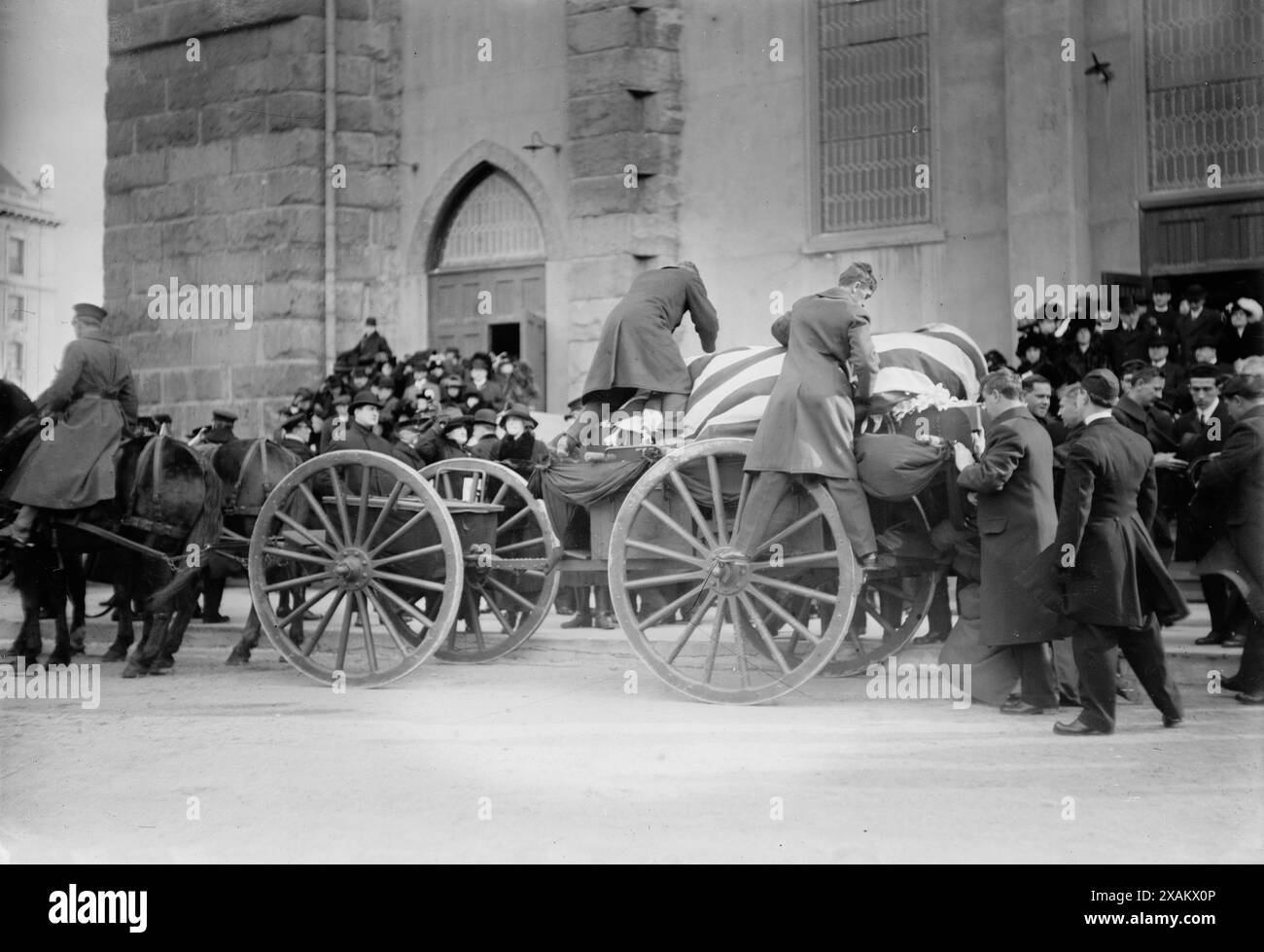 Reid funeral leaving cathedral, 1913. Shows caisson and flag-draped ...