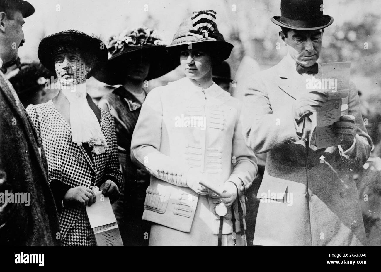 Marion Hollins, 1913. Shows horsewoman and golf champion Marion Hollins ...