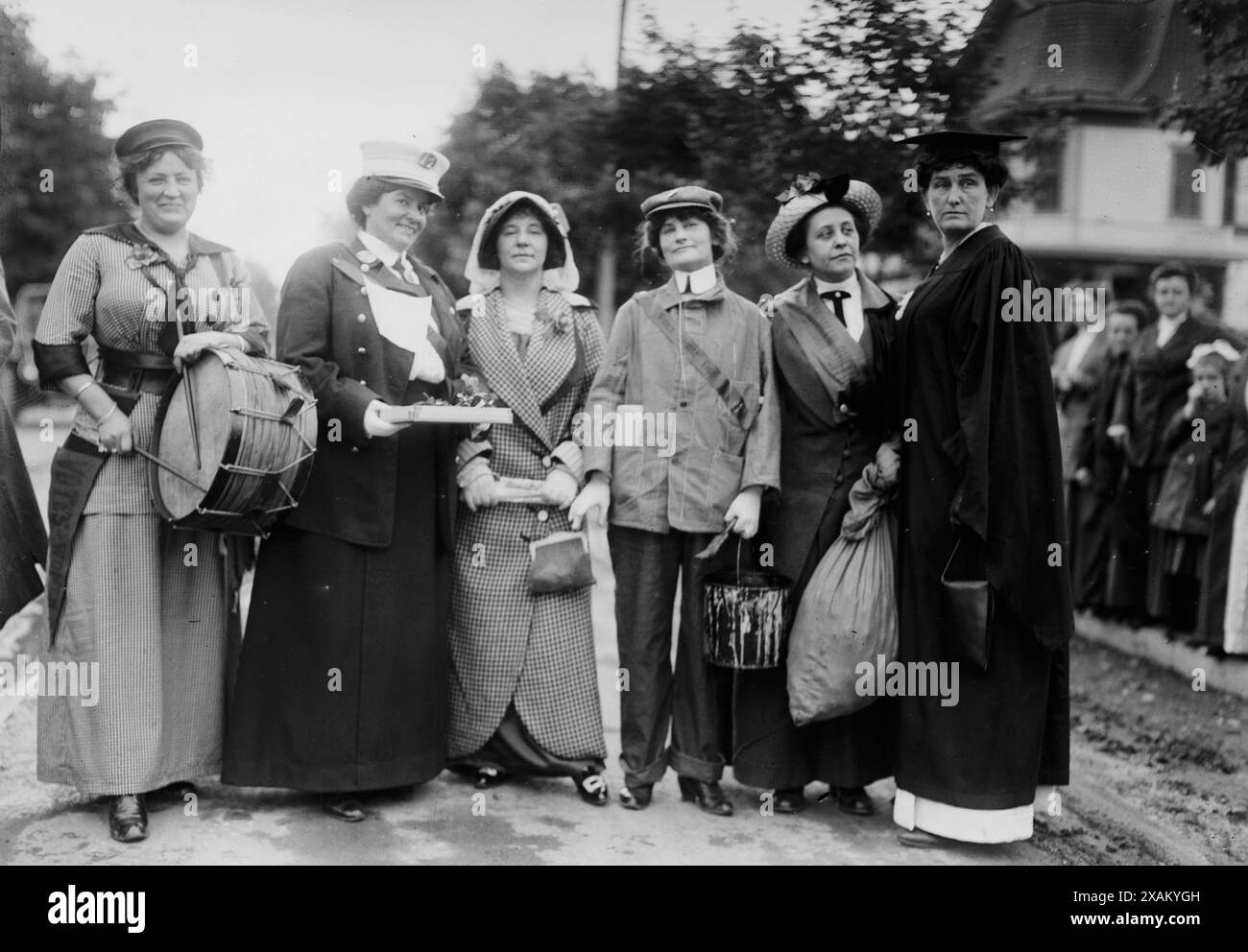 Long island suffrage parade hi-res stock photography and images - Alamy