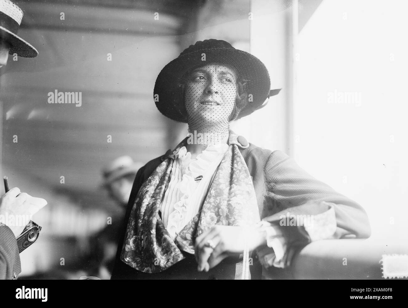 Elsie Janis, between c1910 and c1915. Shows Elsie Janis (1889-1956), an ...