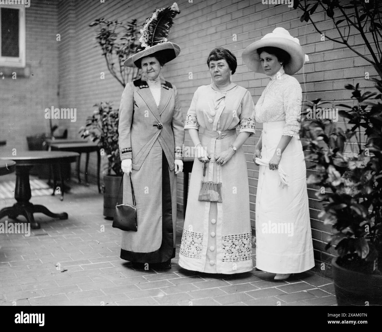 Mrs. Rob't Crain, Mrs. Norman E. Mack, Mrs. Tom Taggart, 1912. Shows ...