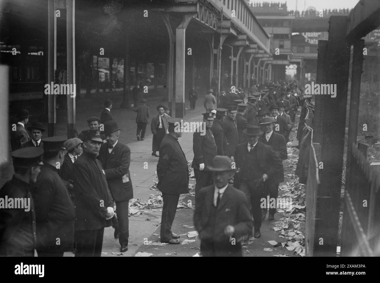 1910s baseball crowd Black and White Stock Photos & Images - Alamy
