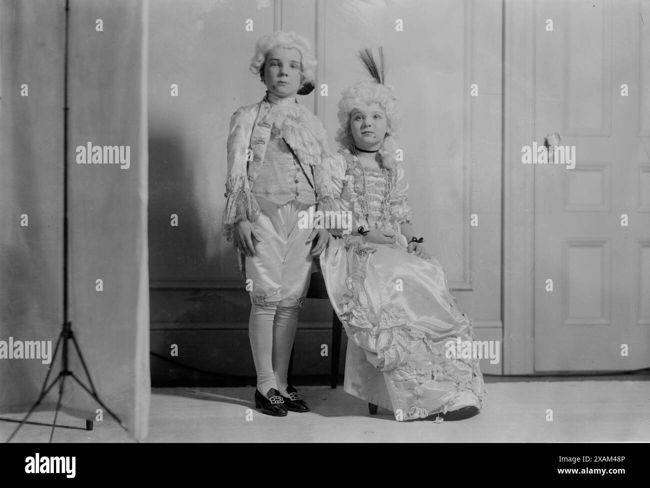 Guinness family portrait hi-res stock photography and images - Alamy