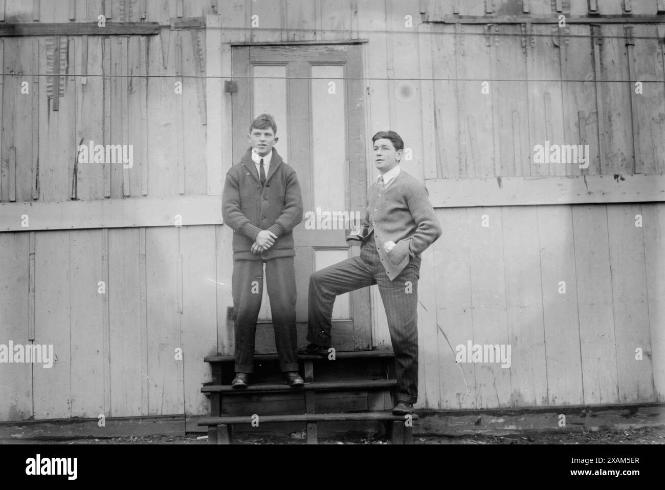 Young Fox - Sapper O'Neill, 1914. Shows British boxers Young Fox and ...