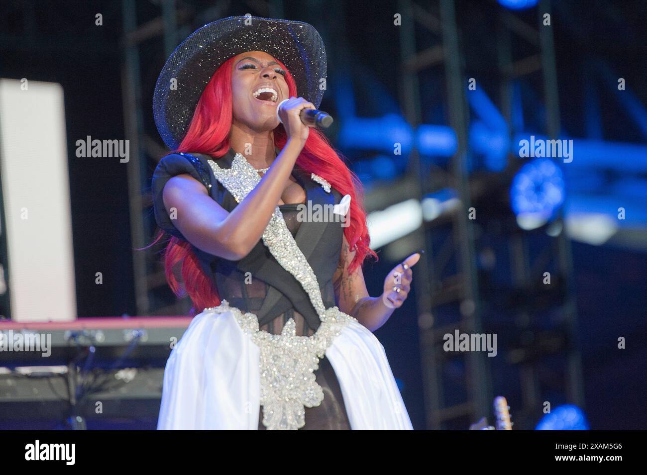 June 6, 2024 - Nashville, Tennessee; USA - Singer REYNA ROBERTS perform ...
