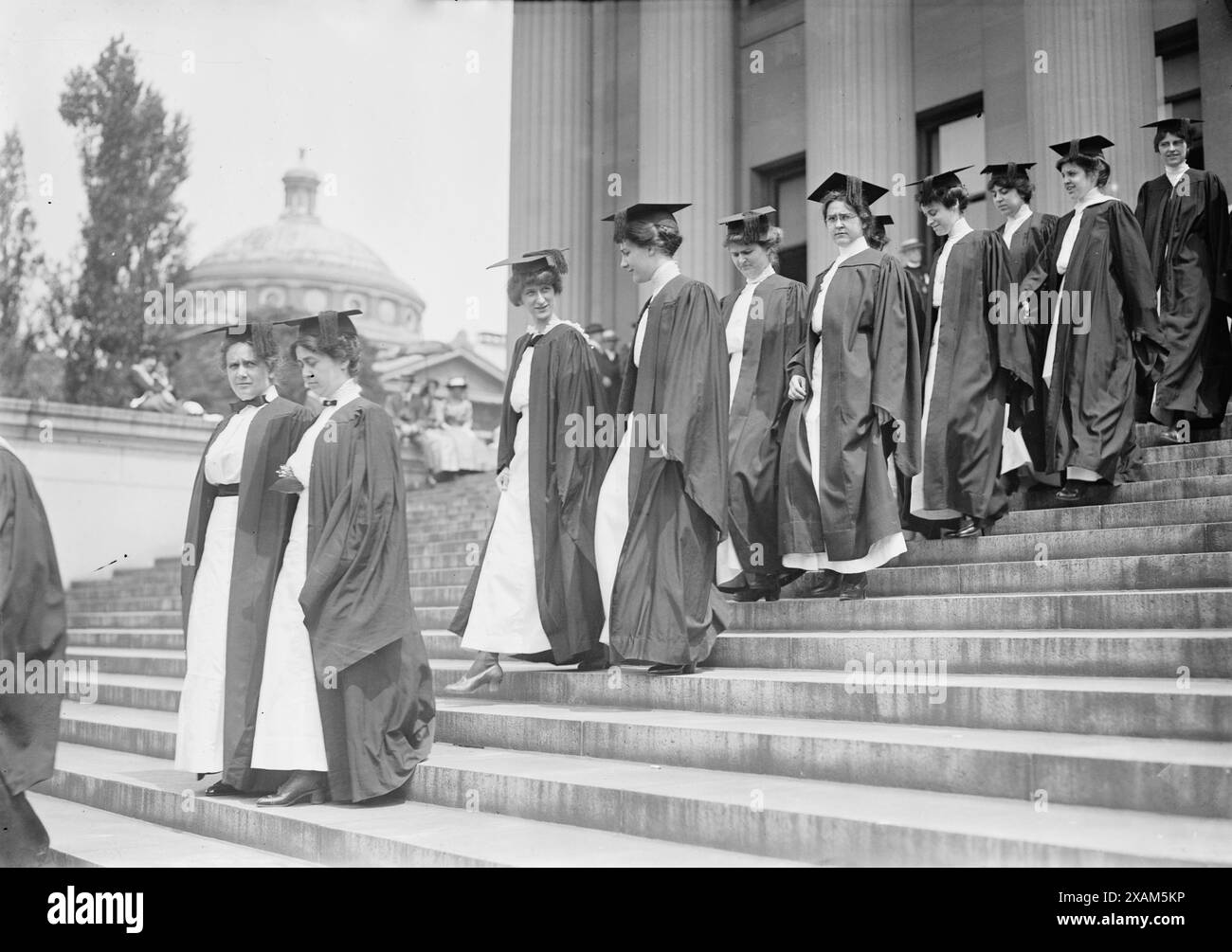 Barnard Girls, 1914. Shows Barnard women students at Commencement Day ...
