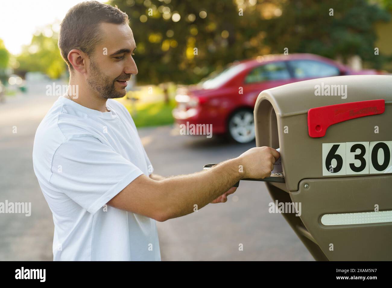 Mailbox stone hand hi-res stock photography and images - Alamy