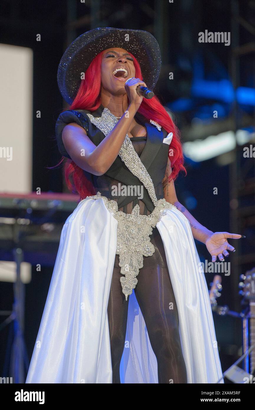 June 6, 2024 - Nashville, Tennessee; USA - Singer REYNA ROBERTS perform ...