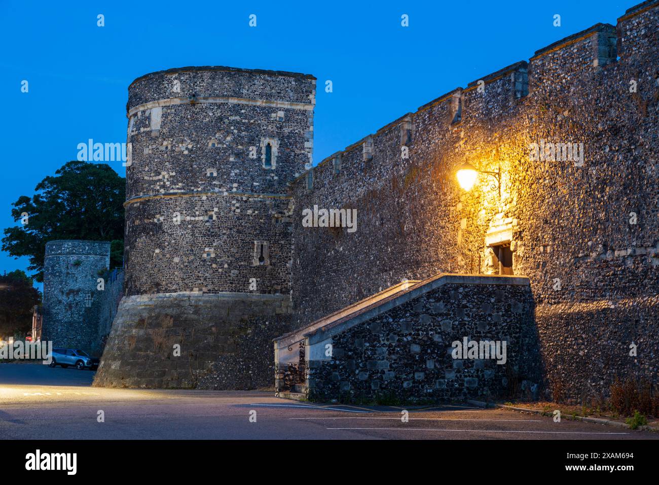 Walls at dawn hi-res stock photography and images - Alamy