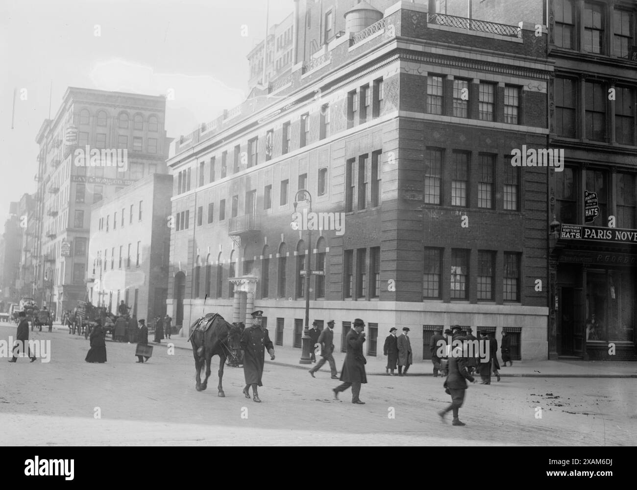 Street 350 Black and White Stock Photos & Images - Alamy