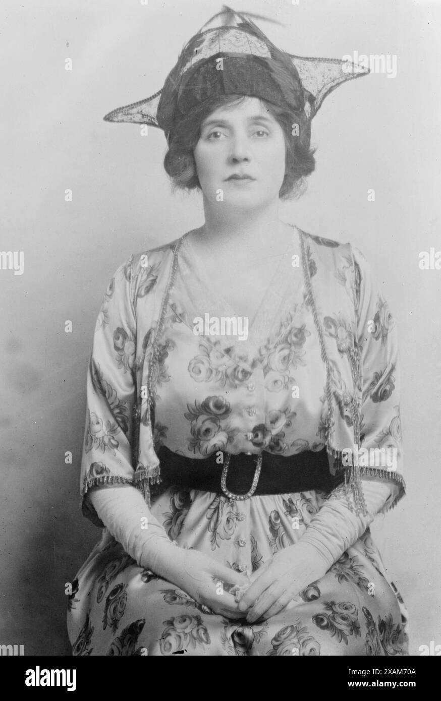 Mrs. Pat Campbell in "Pygmallion", between c1910 and c1915. Shows ...