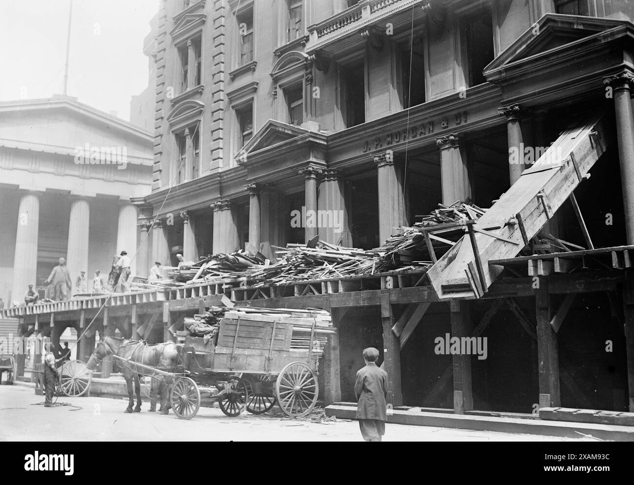 23 wall street jp morgan hi-res stock photography and images - Alamy