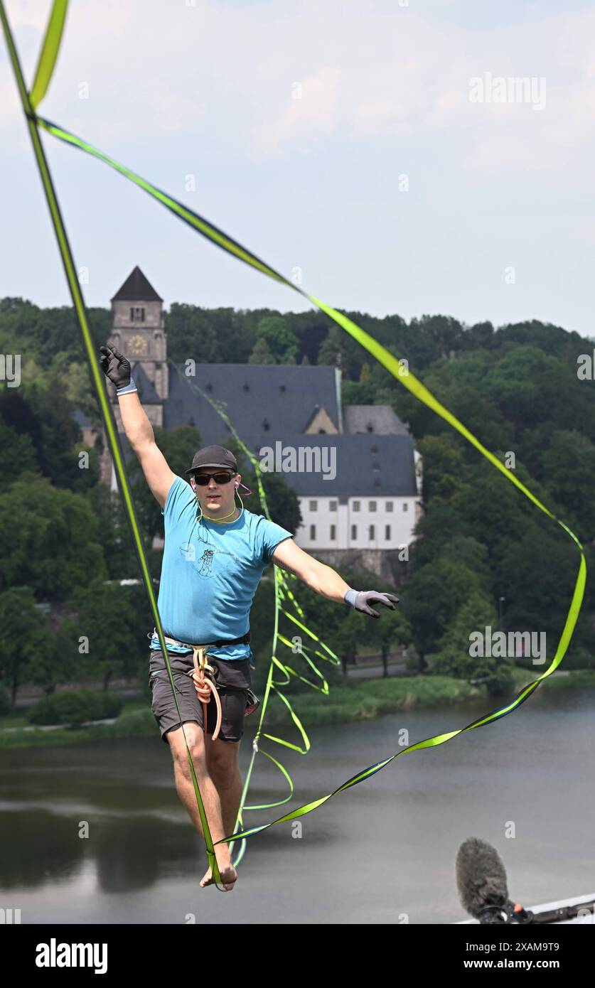 Rekord in Deutschland: Rund 660 Meter lange Slackline überspannt zum ...