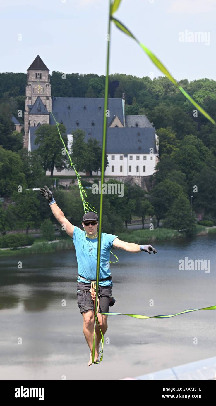 Rekord in Deutschland: Rund 660 Meter lange Slackline überspannt zum ...