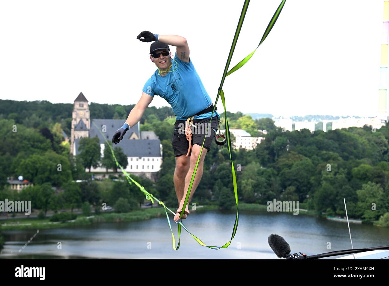 Rekord in Deutschland: Rund 660 Meter lange Slackline überspannt zum ...