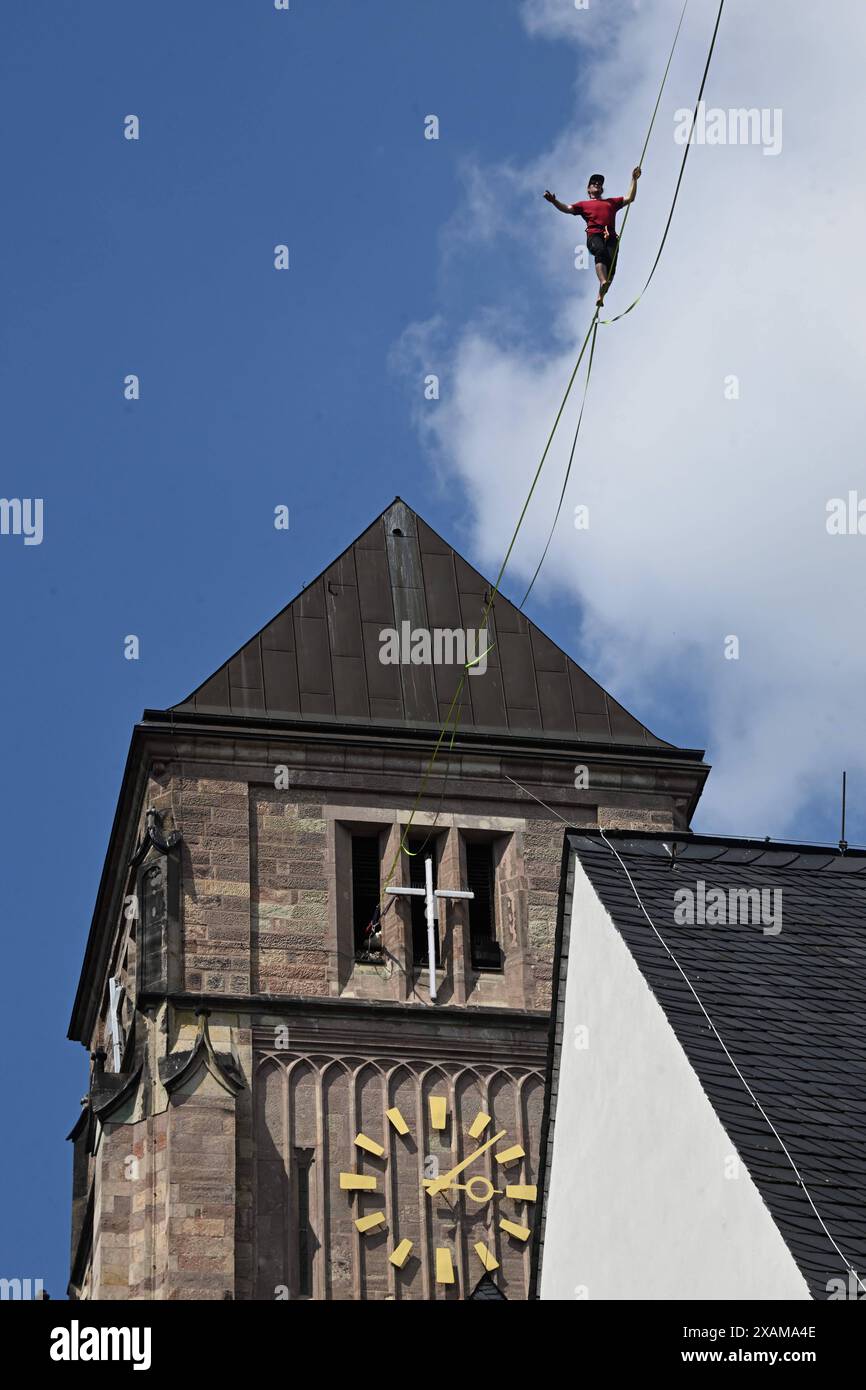 Rekord in Deutschland: Rund 660 Meter lange Slackline überspannt zum ...