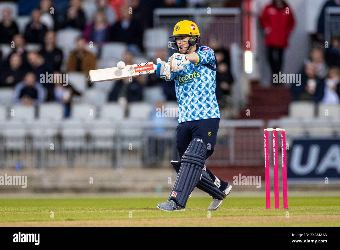 Cricket alex davies hi-res stock photography and images - Alamy