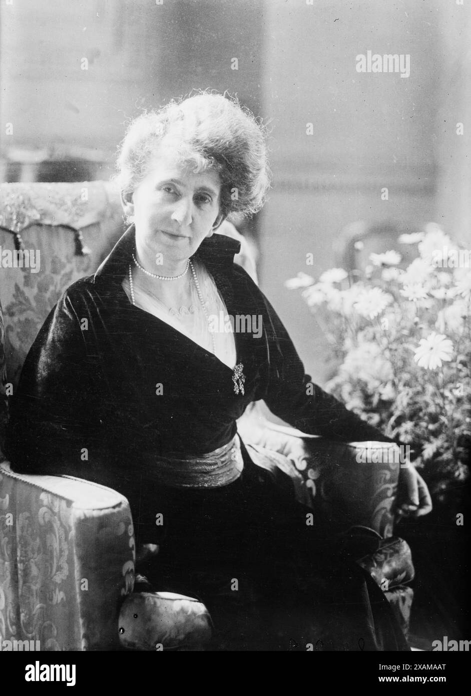 Alice edith isaacs marchioness of reading hi-res stock photography and ...