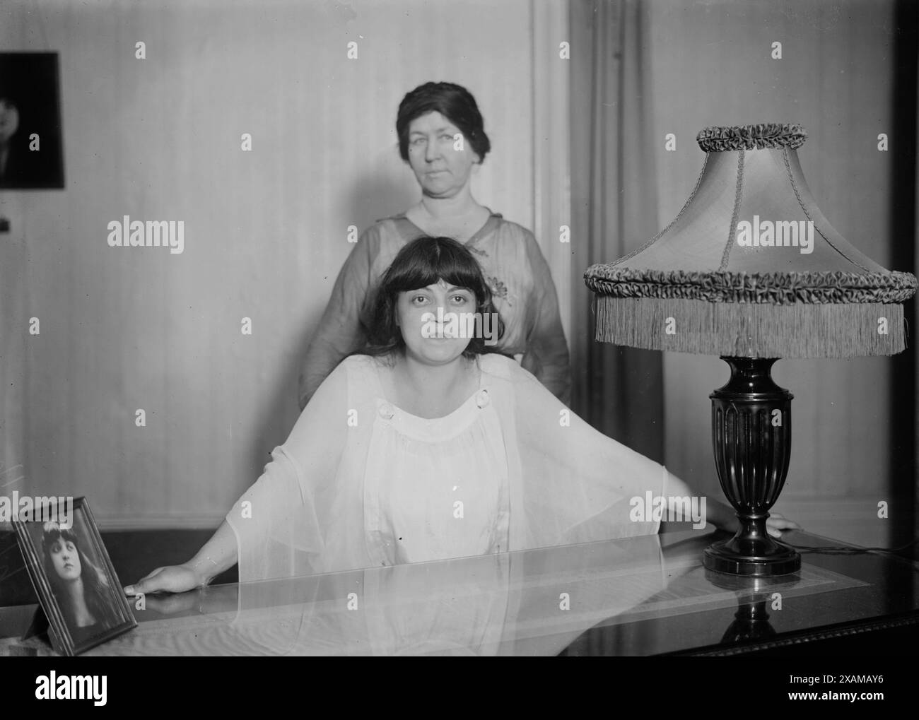 Anna ryan singer hi-res stock photography and images - Alamy
