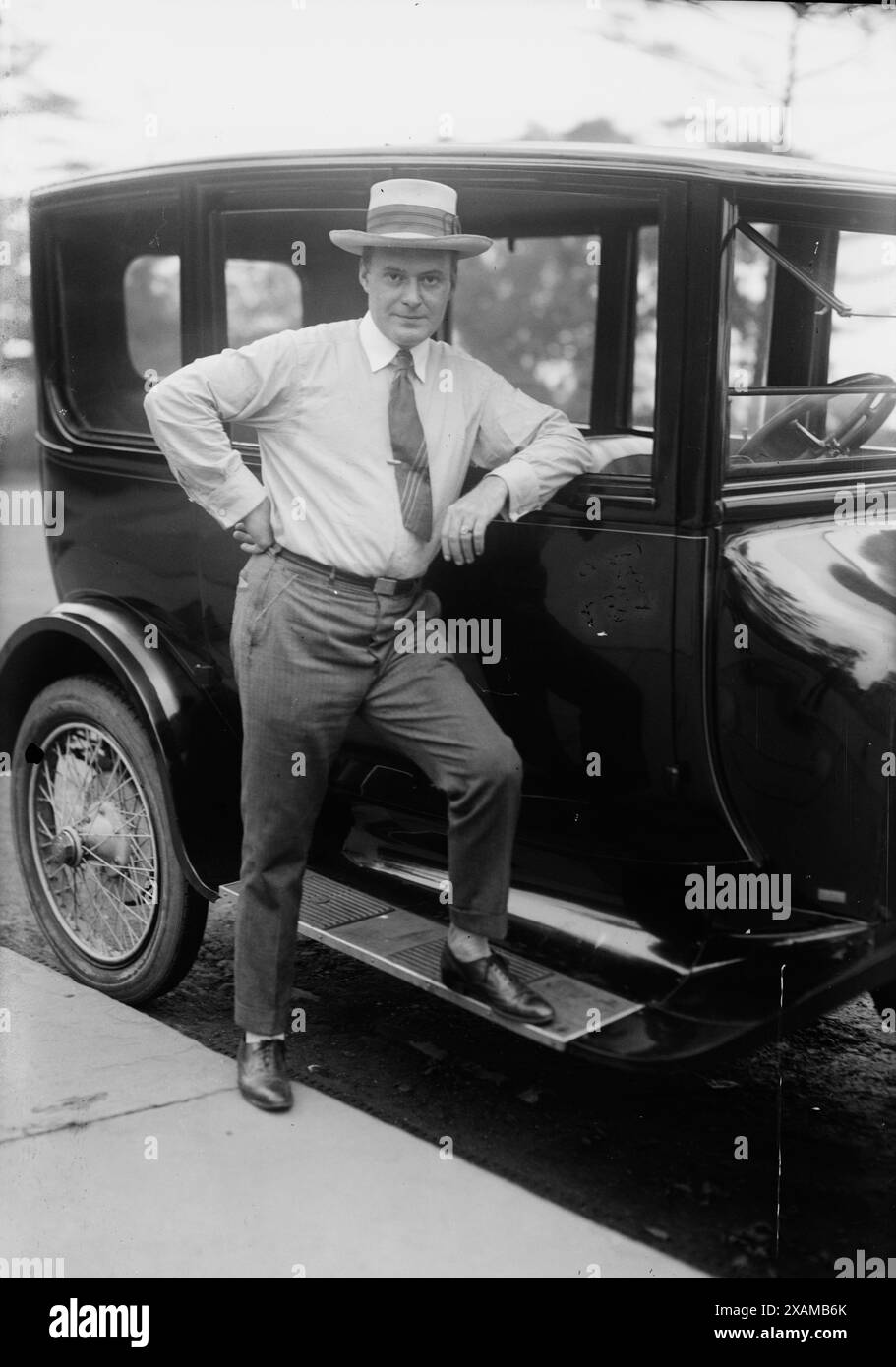 Charles Hart, between c1915 and c1920. Shows tenor singer Charles Hart ...