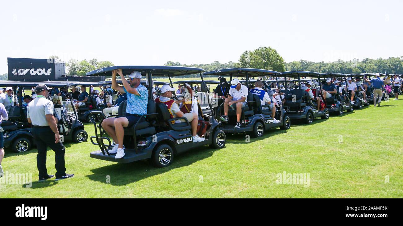 Humble, Texas, USA. 7th June, 2024. Golfers and caddies line up in golf ...