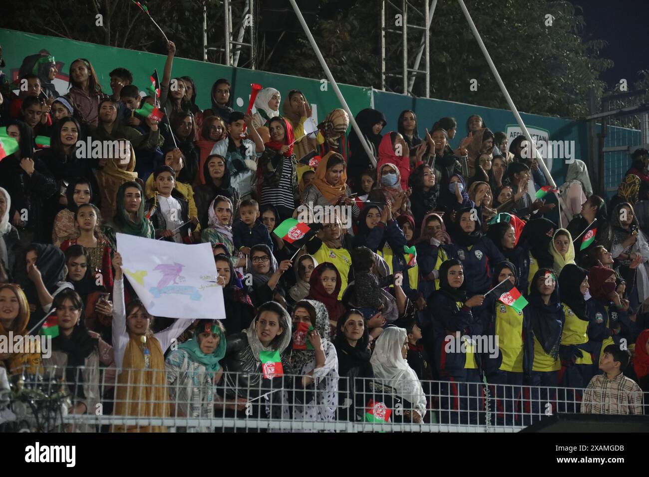 Afghan girls before taliban hi-res stock photography and images - Alamy