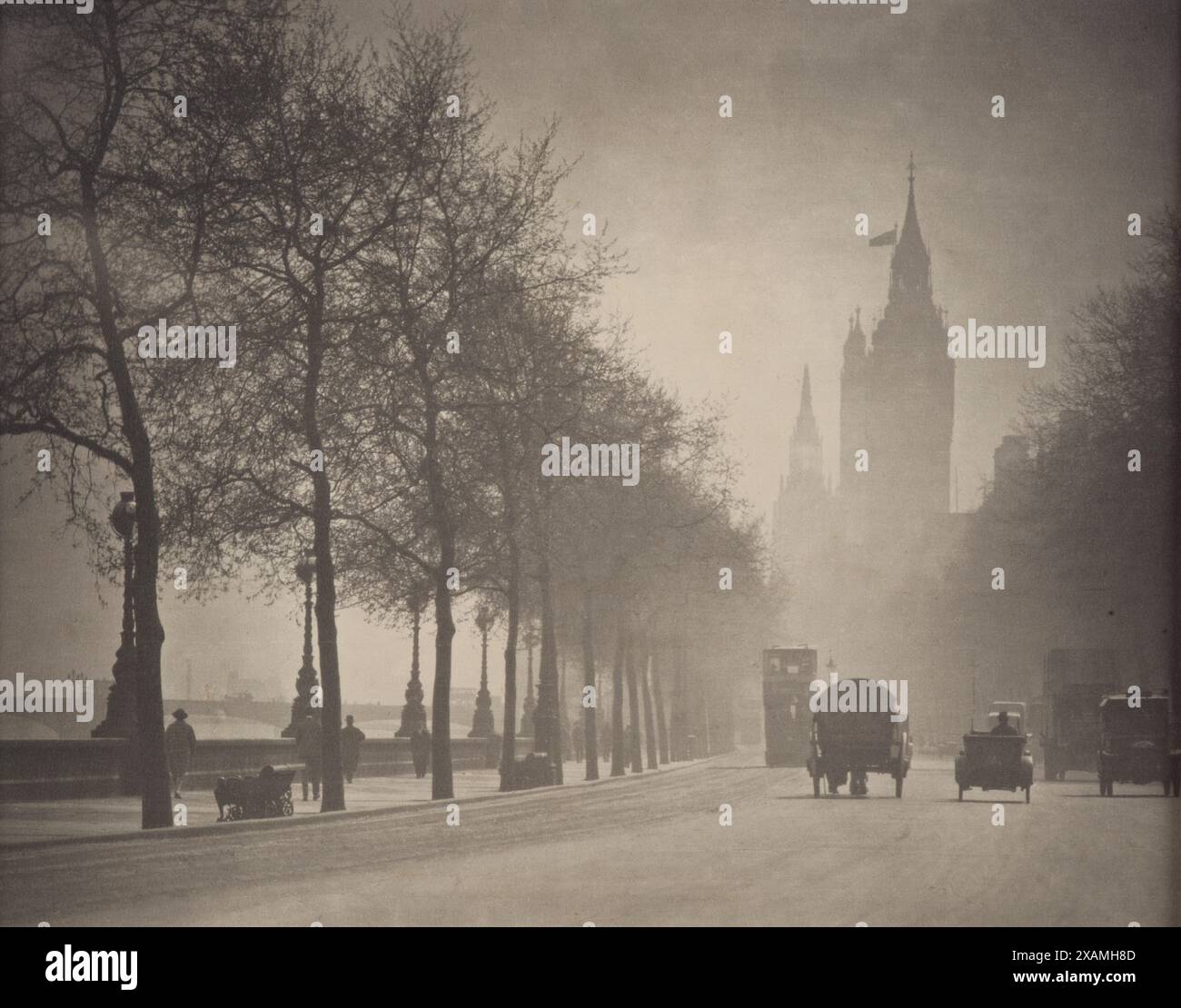 1920s london tower bridge hi-res stock photography and images - Alamy