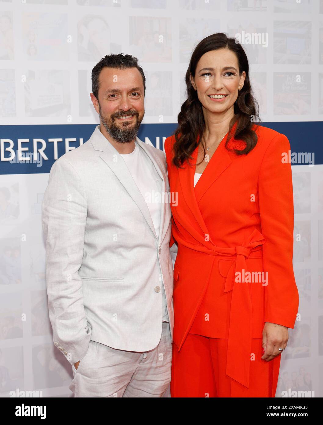 Reha Omayer, Pinar Atalay bei der Bertelsmann Sommerparty in der ...