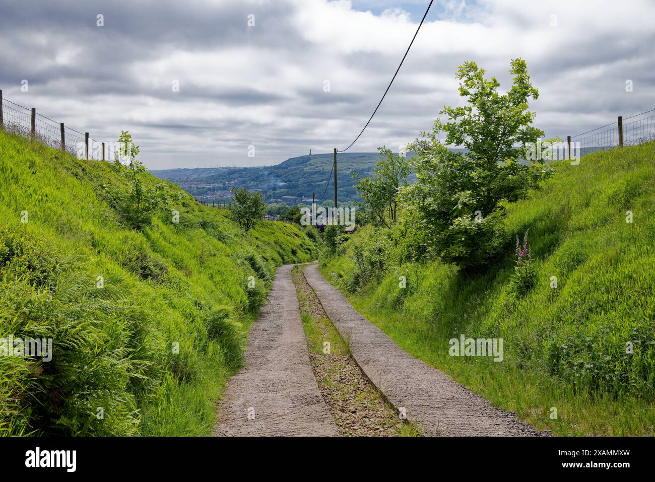 Sunken lane hi-res stock photography and images - Alamy