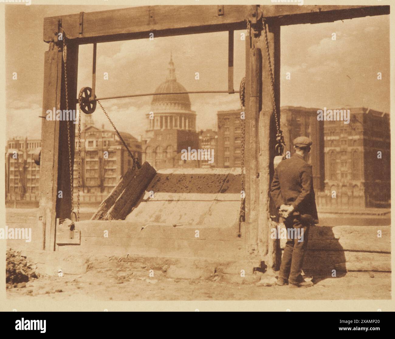 1920s london dock hi-res stock photography and images - Alamy