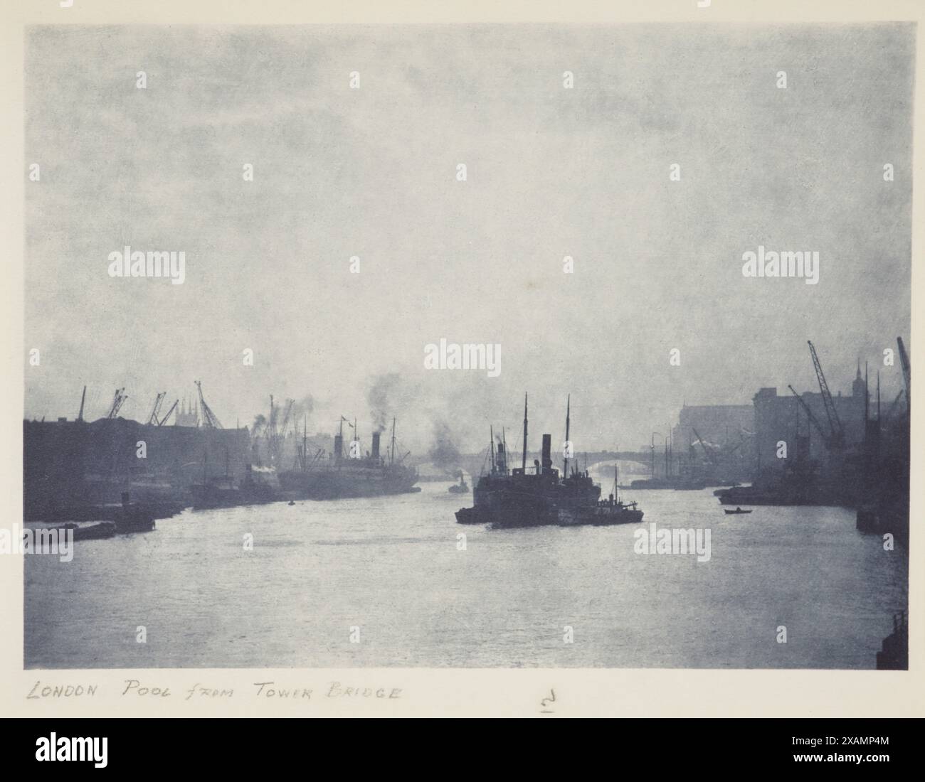 1920s london tower bridge hi-res stock photography and images - Alamy